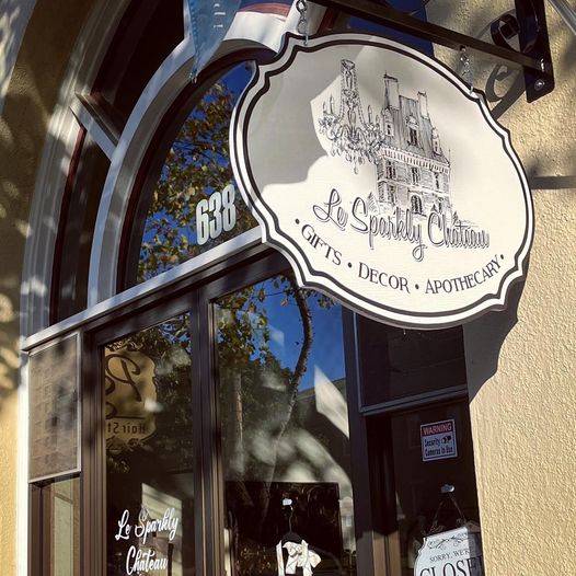 Le Sparkly Chateau ~ Gifts ~ Decor ~ Apothecary ~ Clothing ~ Jewelry